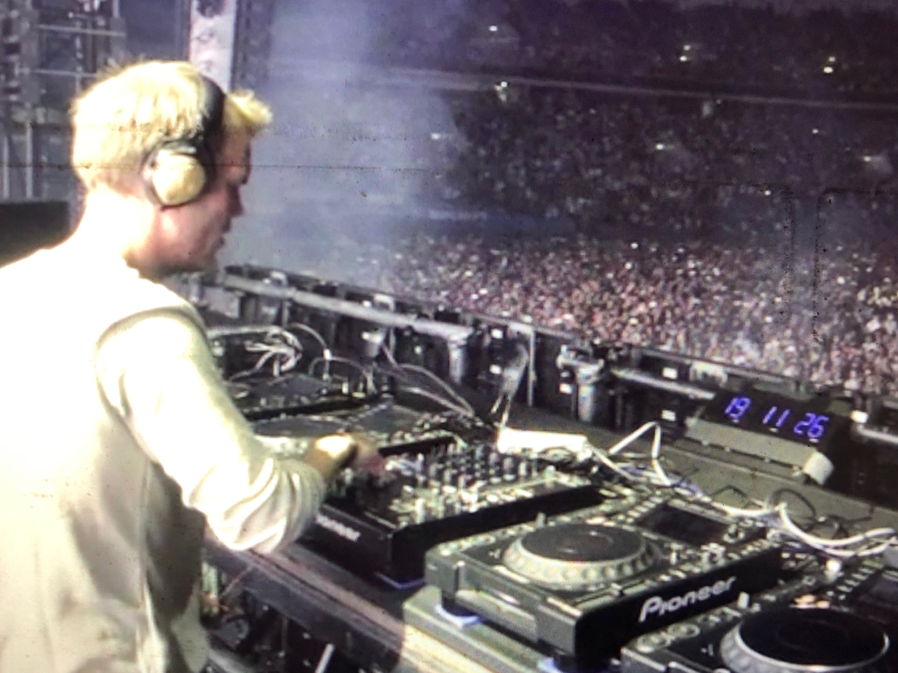 Review: Netflix Doc on Swedish DJ, ‘Avicii: True Stories’ is a Cold ...