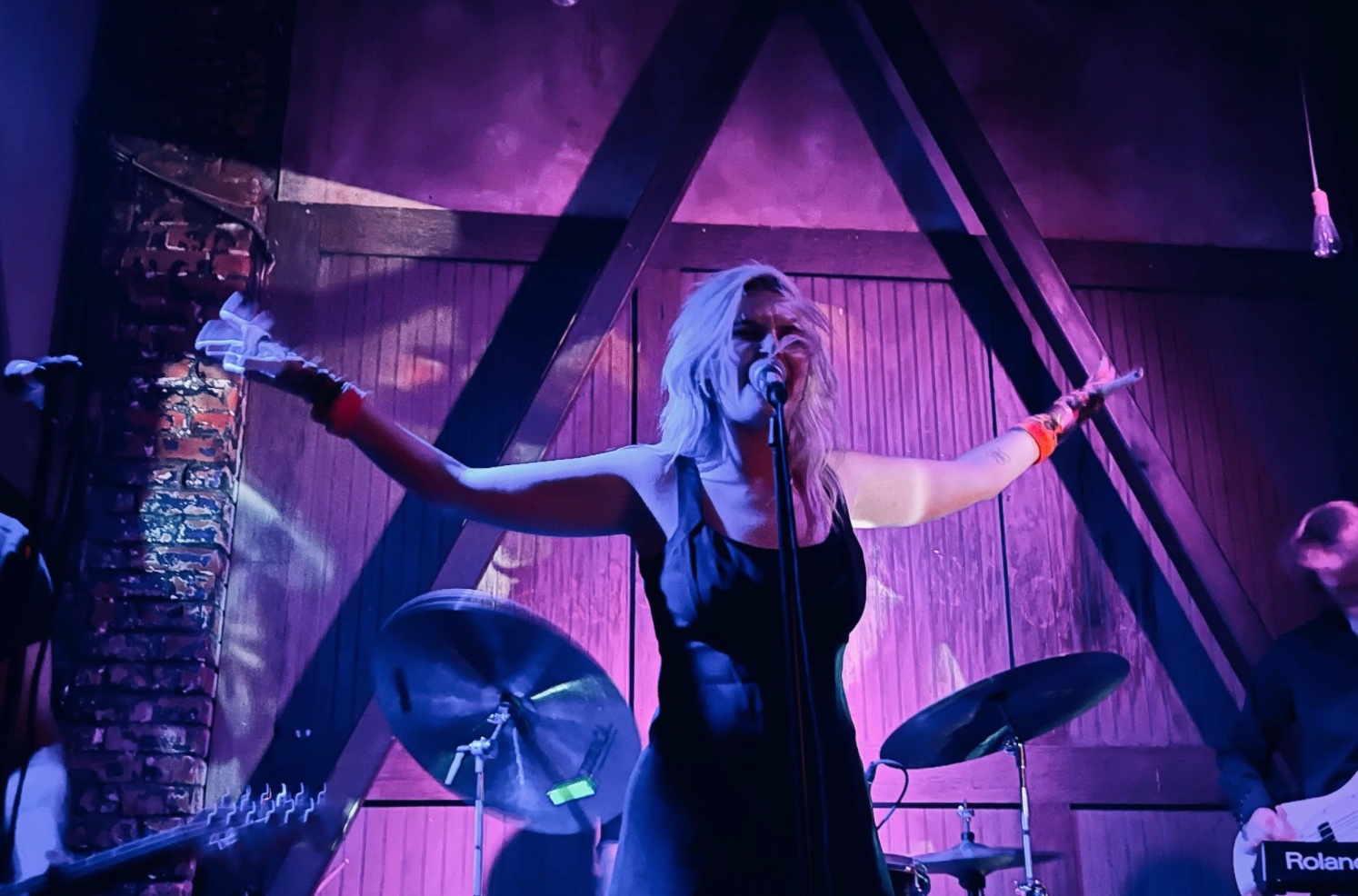 Grace McKagan Heats Up The Harvard and Stone Stage in Hollywood – US ...
