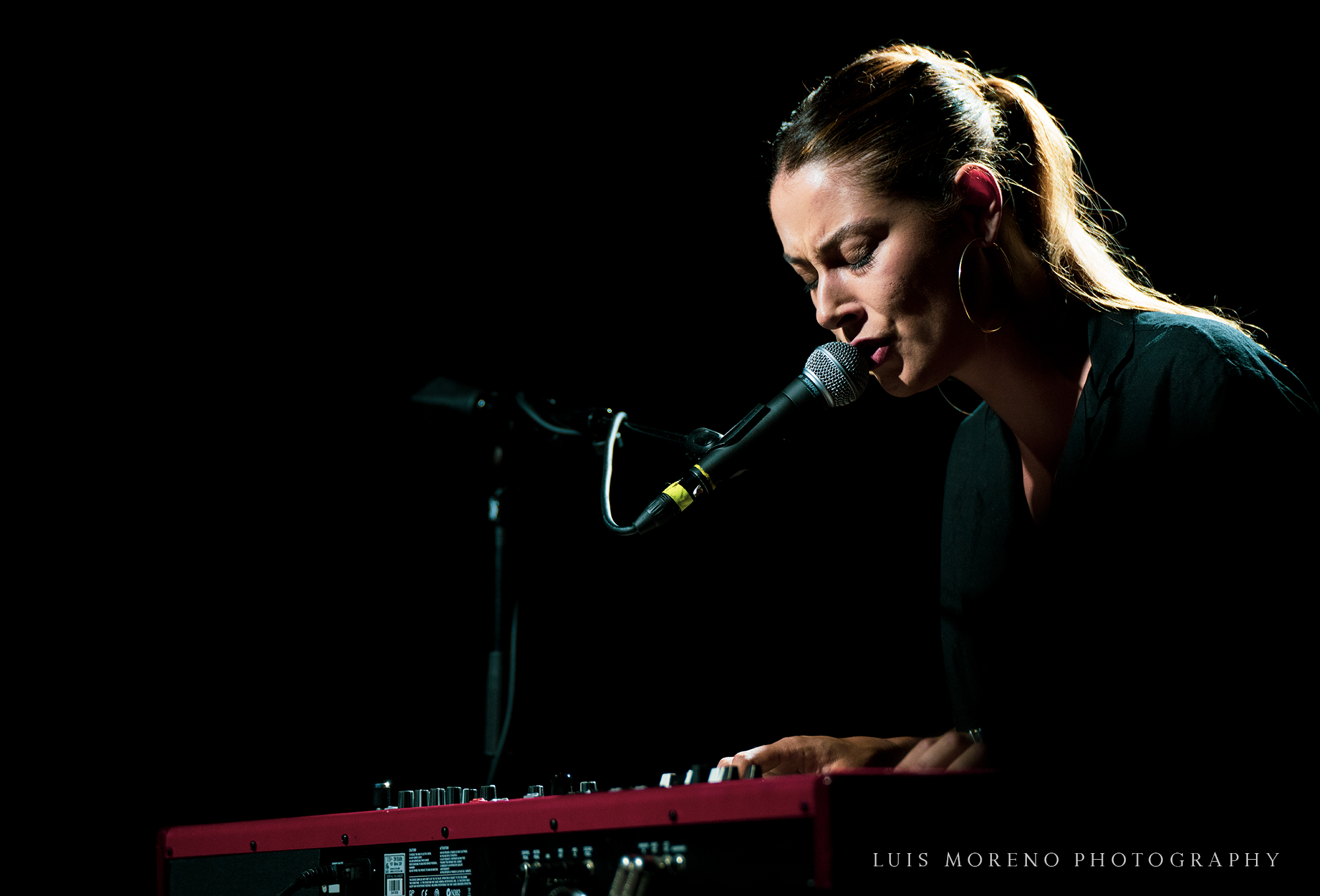 Grace Cummings Delivers Elegance and Strength on ‘Storm Queen’ Tour ...