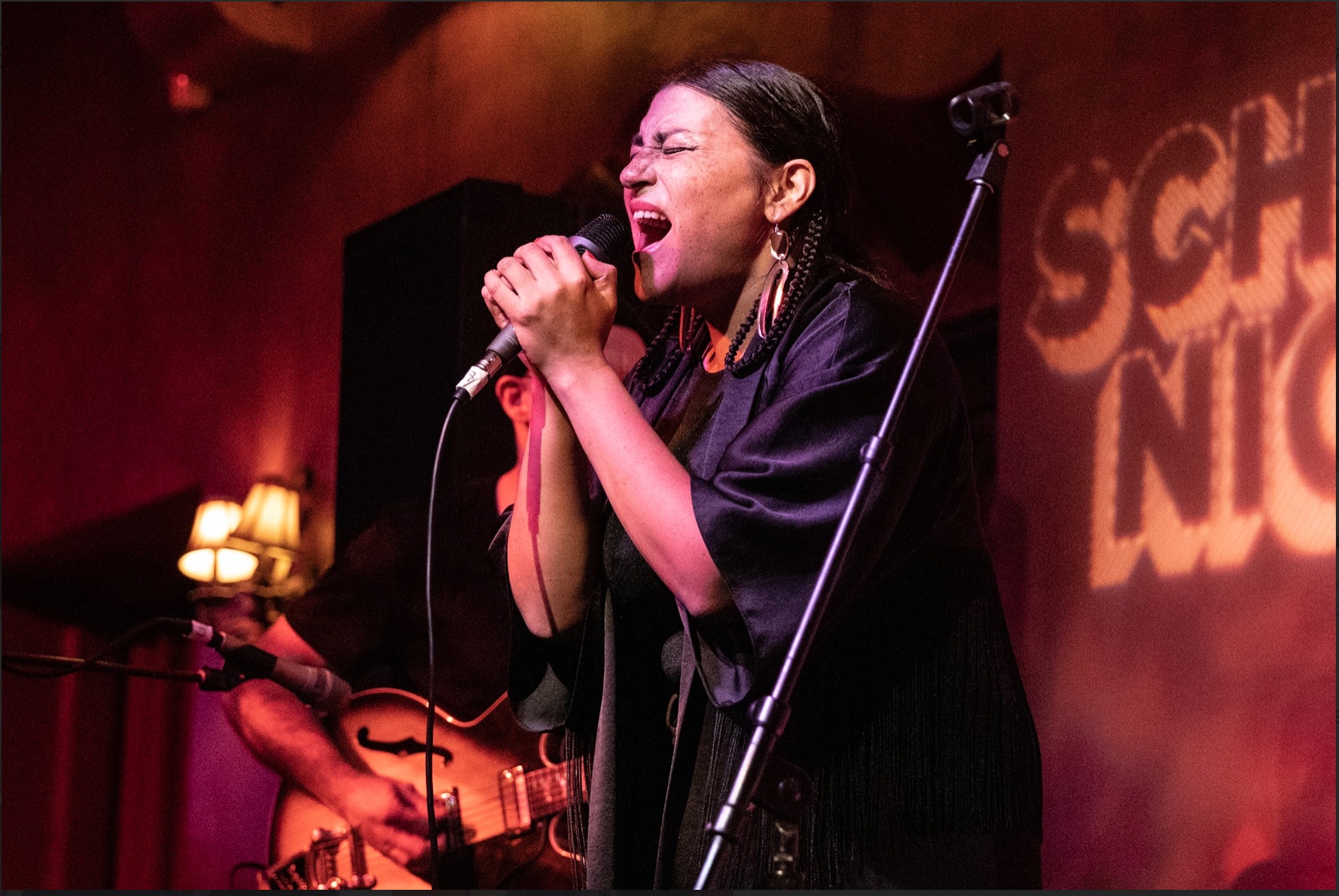 Elisapie Warms Hearts in Hollywood with Unique Yet Familiar Songs Off ...