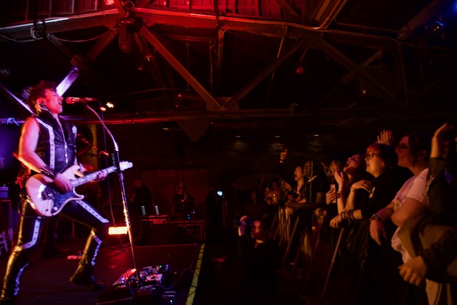 Des Rocs Unleashes High Voltage Rock N Roll and Electrifies the Fans ...