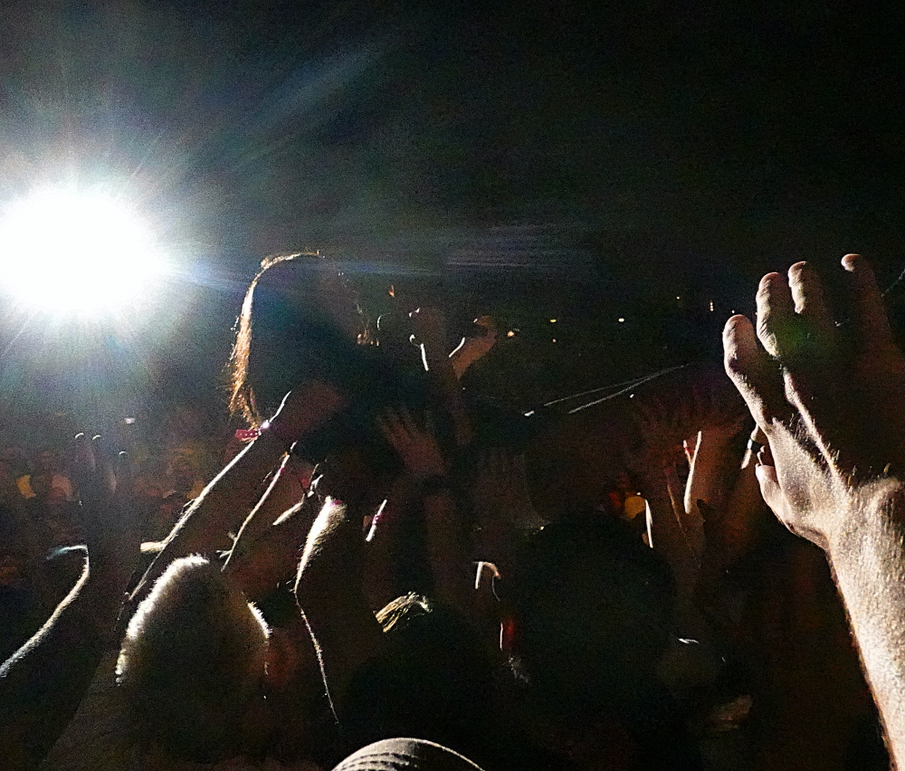 St. Vincent Rocks the Greek in LA on ‘Born Screaming’ Tour – Photos ...