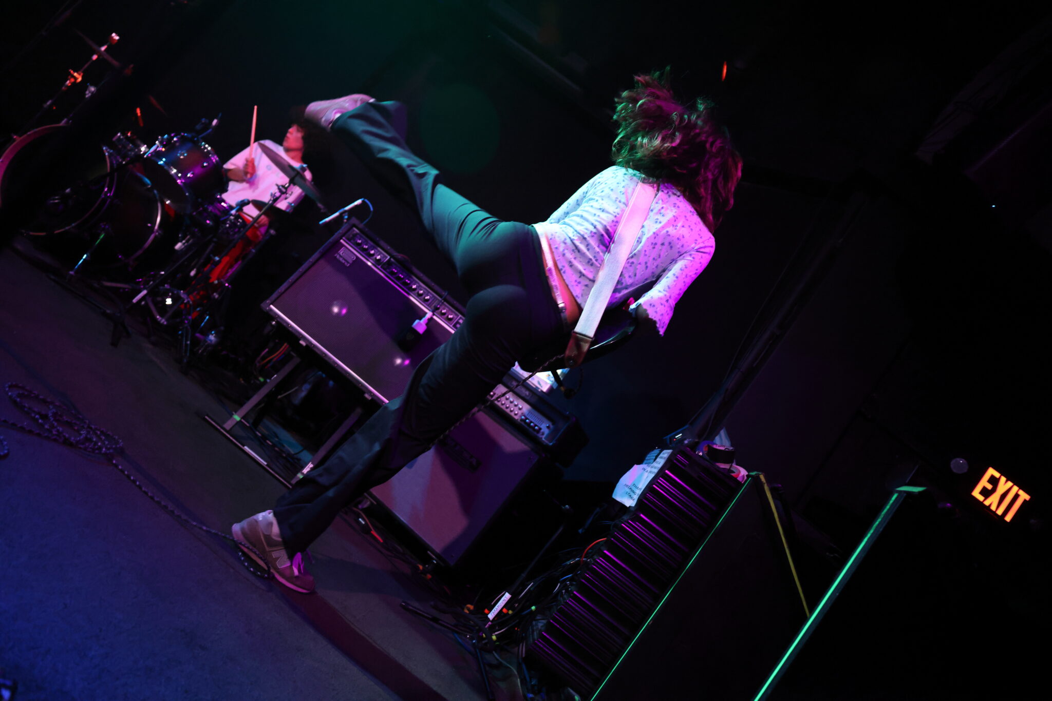 Hinds Proves Friendship to be the Power Behind Band’s Success – Photos ...